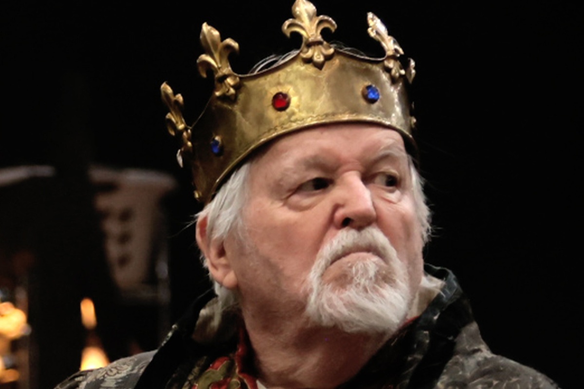 Henry IV: Fathers and Sons and Falstaff in the Round - New York Stage ...